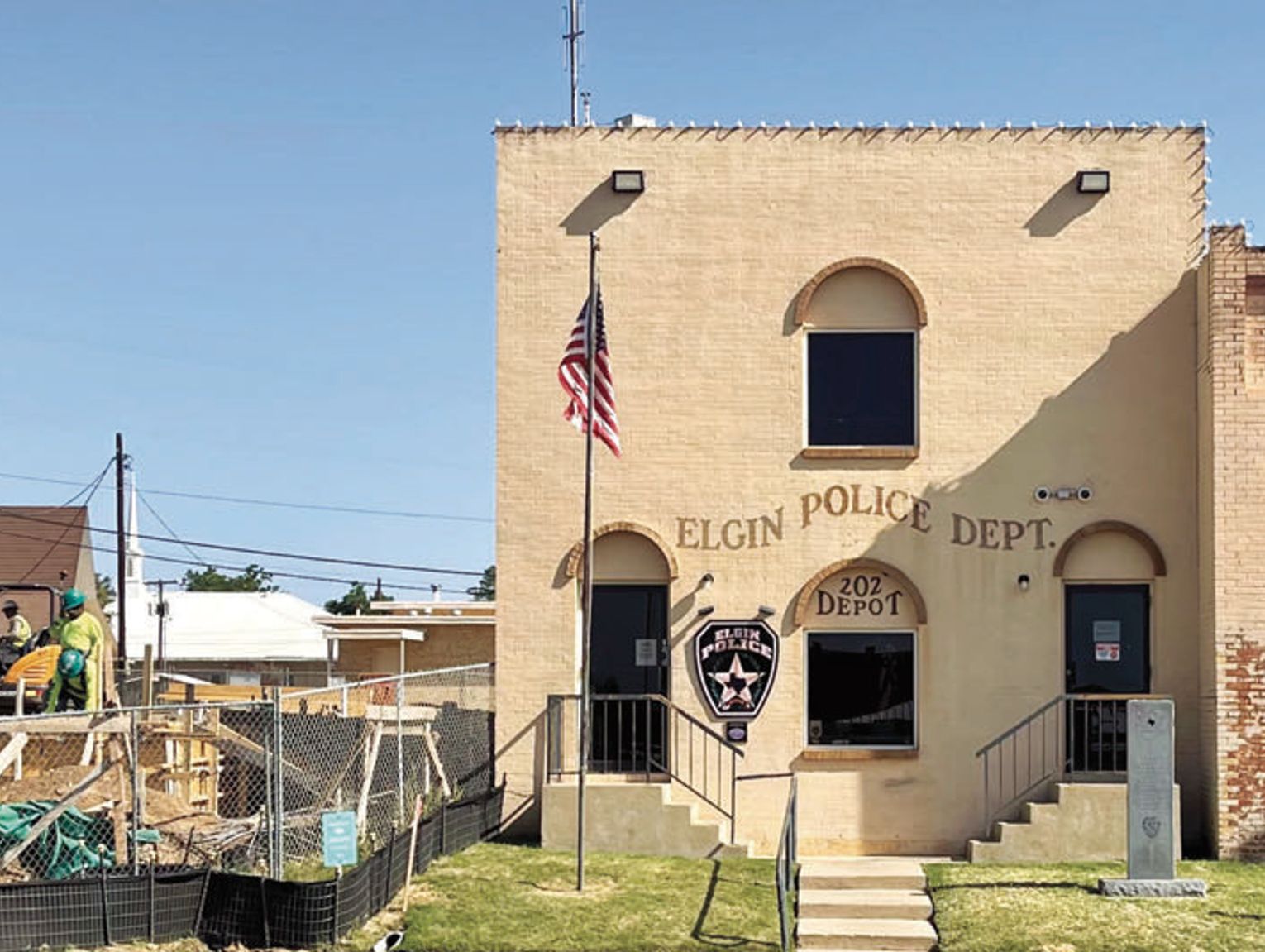 Council re-signs dispatching contract