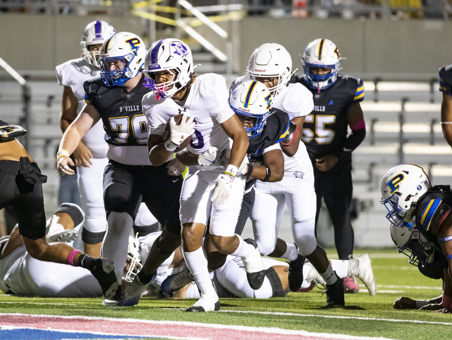 Elgin shows spark, still searching for first win